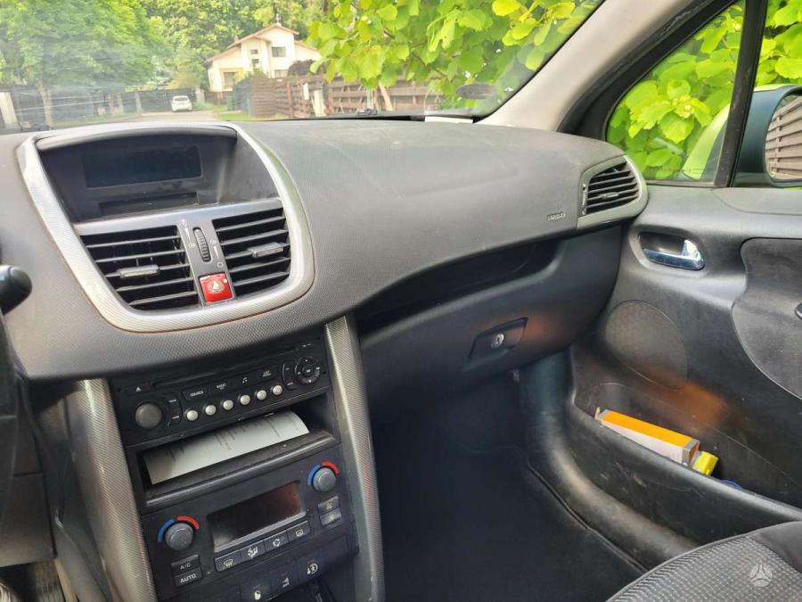 Zaļš Peugeot 207 2007 Kauņa, ar dzinēja tilpumu 1.36 L un nobraukumu 198 tūkst. km par 1500 €, foto 8 vietnē AUTOMOTO.COM.LV