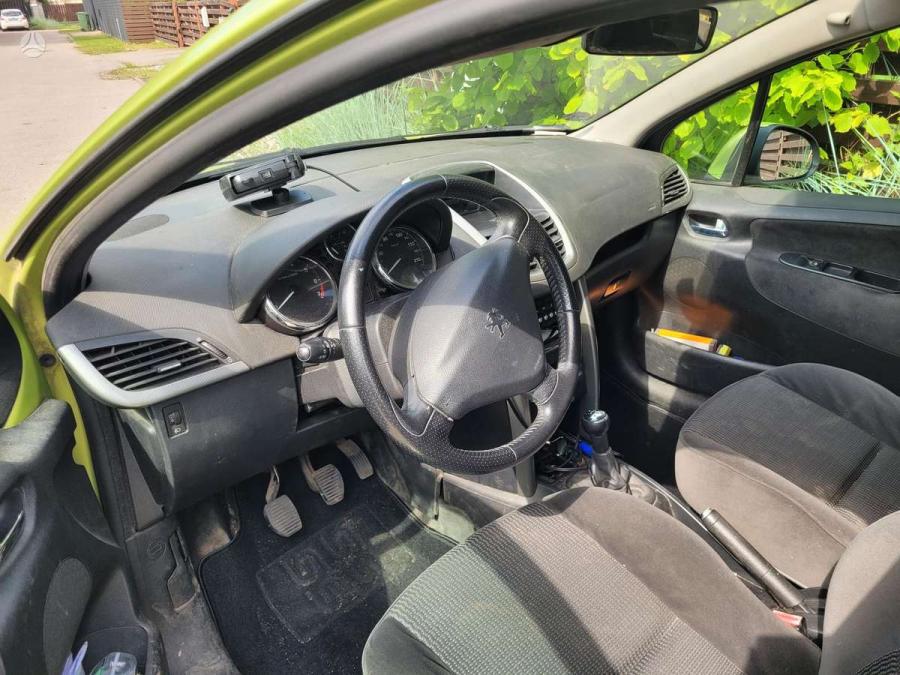 Zaļš Peugeot 207 2007 Kauņa, ar dzinēja tilpumu 1.36 L un nobraukumu 198 tūkst. km par 1500 €, foto 9 vietnē AUTOMOTO.COM.LV