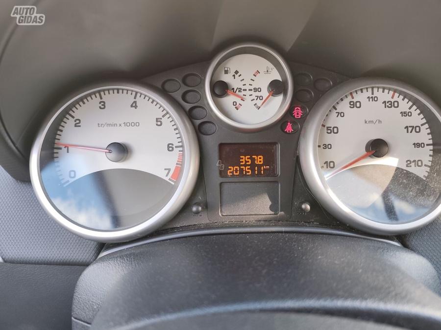 Green Peugeot 207 2007 in Siauliai, with an engine capacity of 1.40 L and mileage of 208 thousand km for 1000 €, photo 8 on AUTOMOTO.COM.LV