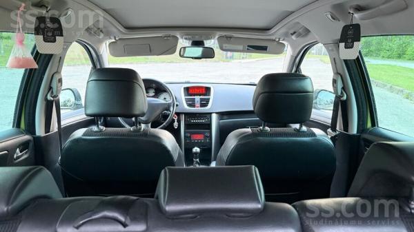 Peugeot 207 2008 Valmiera vietnē Zaļš Peugeot 207 2008 Valmiera, ar dzinēja tilpumu 1.60 L un nobraukumu 272 tūkst. km par 3800 €, foto 8 vietnē AUTOMOTO.COM.LV