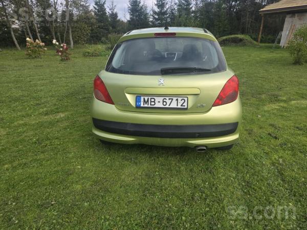 Green Peugeot 207 2008 in Ogre, with an engine capacity of 1.60 L and mileage of 175 thousand km for 1220 €, photo 1 on AUTOMOTO.COM.LV