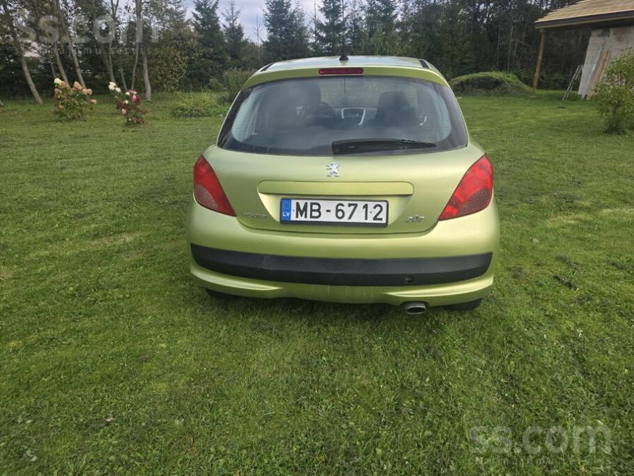 Zaļš Peugeot 207 2008 Ogre, ar dzinēja tilpumu 1.60 L un nobraukumu 175 tūkst. km par 1220 €, foto 1 vietnē AUTOMOTO.COM.LV