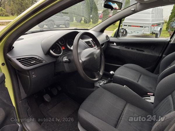 Peugeot 207 2008 Pērnava vietnē Zaļš Peugeot 207 2008 Pērnava, ar dzinēja tilpumu 1.60 L un nobraukumu 155 tūkst. km par 2499 €, foto 9 vietnē AUTOMOTO.COM.LV