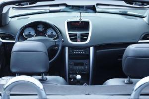 Grey Peugeot 207 2007 in Vilnius, with an engine capacity of 1.60 L and mileage of 272 thousand km for 2150 €, photo 15 on AUTOMOTO.COM.LV