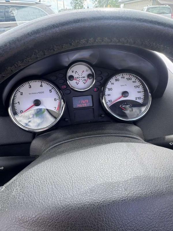 Grey Peugeot 207 2008 in Kelme, with an engine capacity of 1.60 L and mileage of 146 thousand km for 1899 €, photo 8 on AUTOMOTO.COM.LV