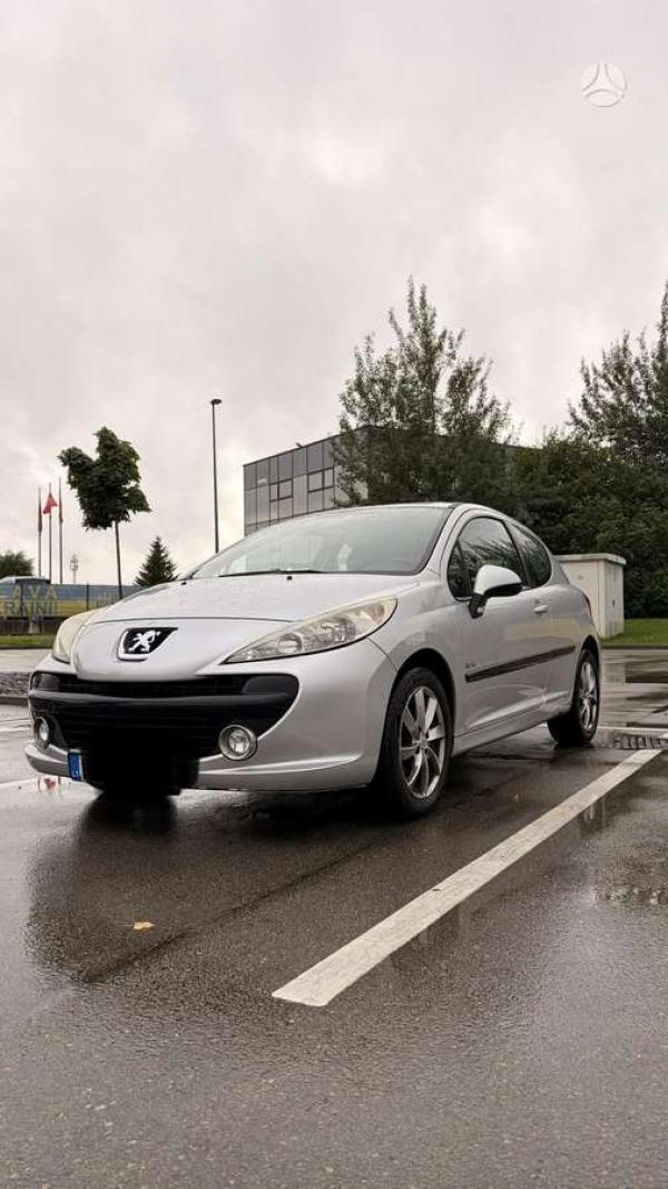 Grey Peugeot 207 2009 in Kaunas, with an engine capacity of 1.56 L and mileage of 201 thousand km for 1200 €, photo 1 on AUTOMOTO.COM.LV