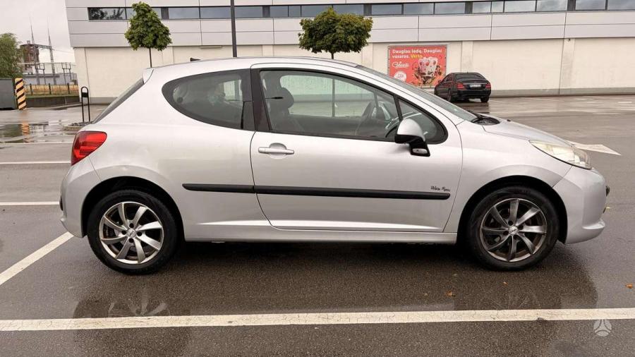 Grey Peugeot 207 2009 in Kaunas, with an engine capacity of 1.56 L and mileage of 201 thousand km for 1200 €, photo 5 on AUTOMOTO.COM.LV