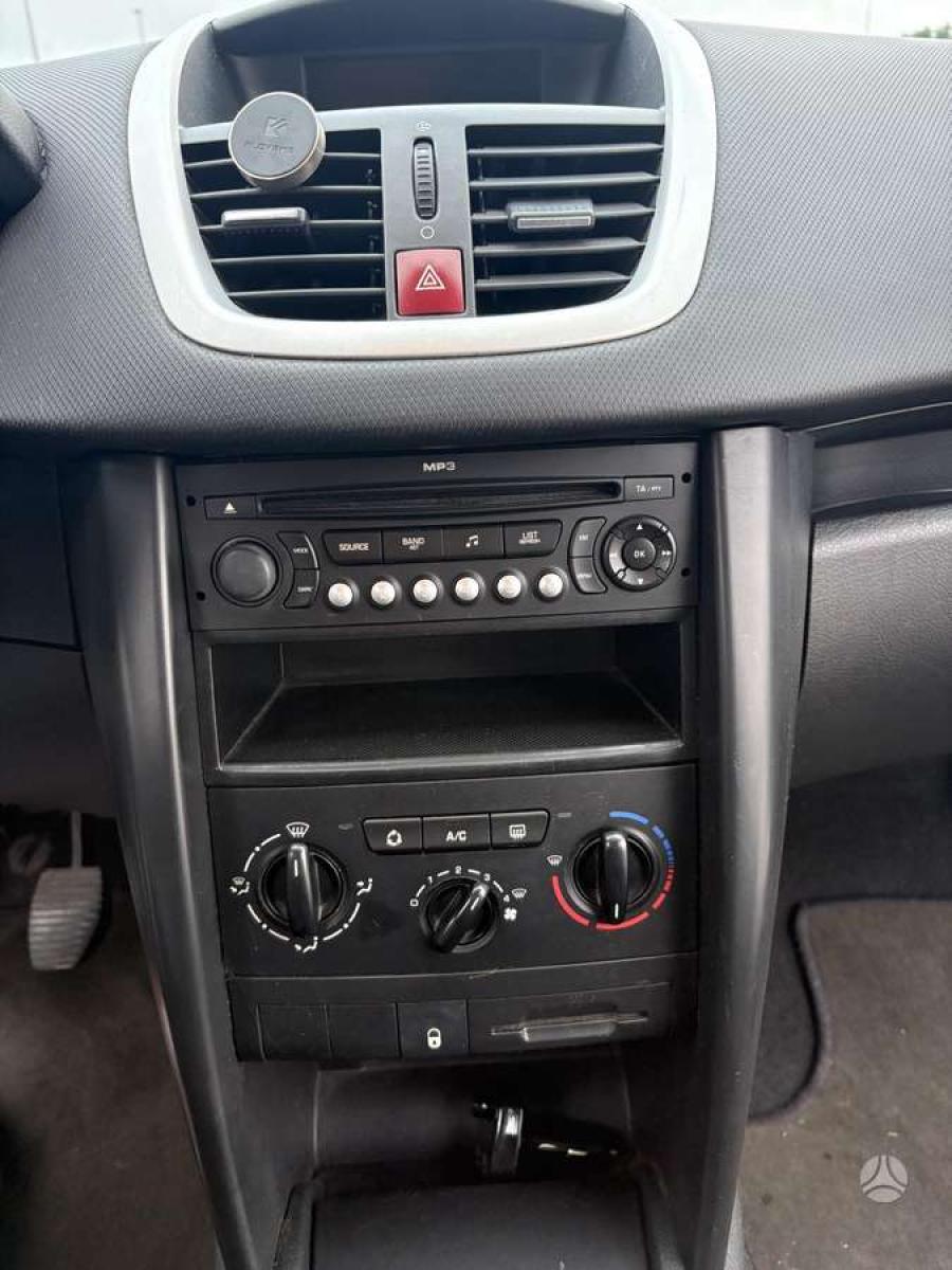 Grey Peugeot 207 2009 in Kaunas, with an engine capacity of 1.56 L and mileage of 201 thousand km for 1200 €, photo 14 on AUTOMOTO.COM.LV