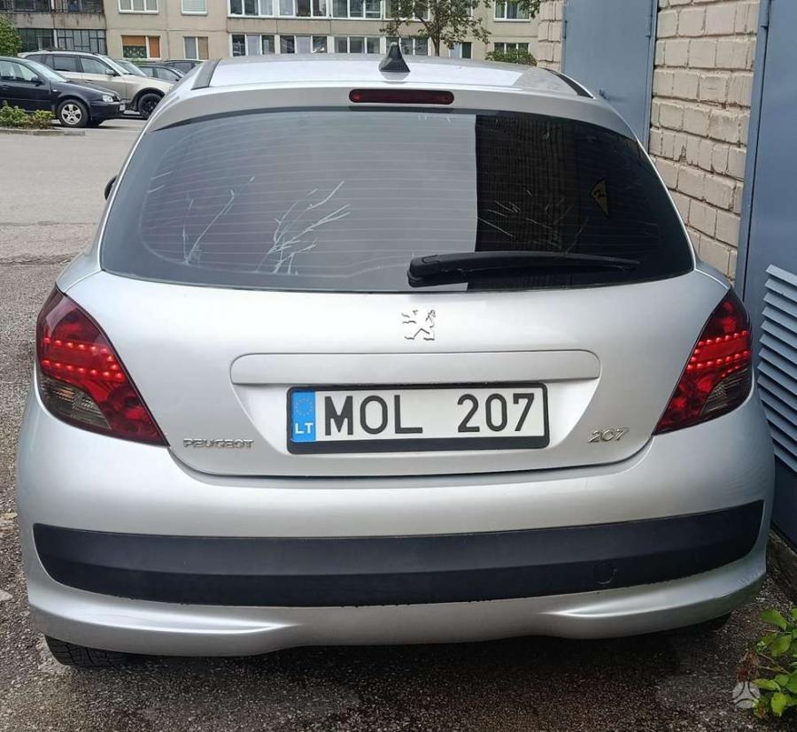 Pelēks Peugeot 207 2010 Utena, ar dzinēja tilpumu 1.60 L un nobraukumu 216 tūkst. km par 1900 €, foto 3 vietnē AUTOMOTO.COM.LV
