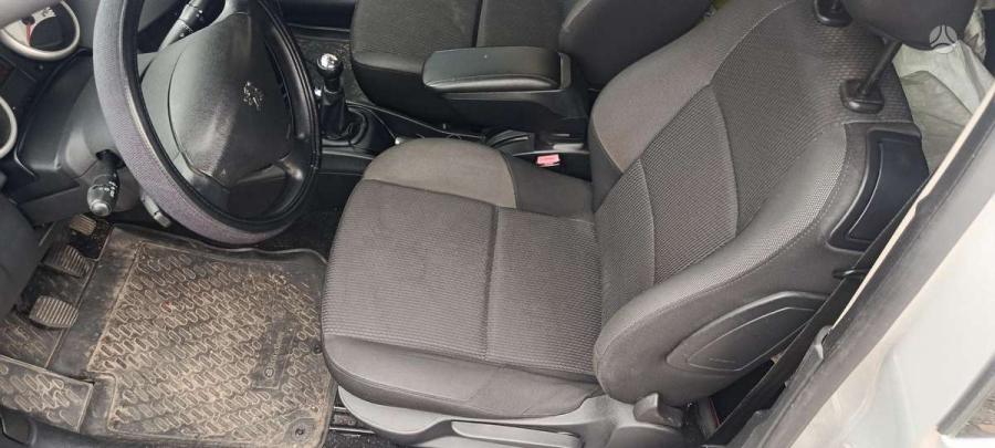 Pelēks Peugeot 207 2010 Utena, ar dzinēja tilpumu 1.60 L un nobraukumu 216 tūkst. km par 1900 €, foto 6 vietnē AUTOMOTO.COM.LV