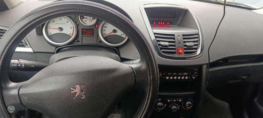 Pelēks Peugeot 207 2010 Utena, ar dzinēja tilpumu 1.60 L un nobraukumu 216 tūkst. km par 1900 €, foto 7 vietnē AUTOMOTO.COM.LV