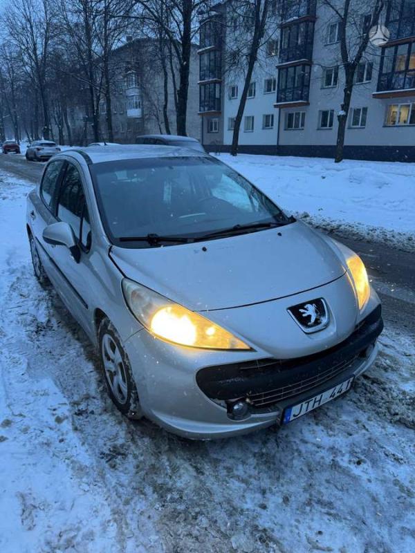Grey Peugeot 207 2006 in Klaipeda, with an engine capacity of 1.40 L and mileage of 182 thousand km for 999 €, photo 2 on AUTOMOTO.COM.LV