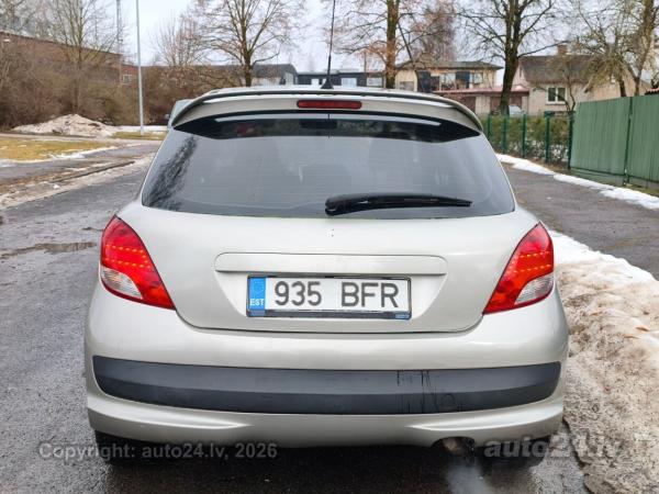 Grey Peugeot 207 2006 in Tartu, with an engine capacity of 1.60 L and mileage of 239 thousand km for 1499 €, photo 5 on AUTOMOTO.COM.LV