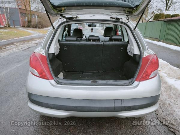 Grey Peugeot 207 2006 in Tartu, with an engine capacity of 1.60 L and mileage of 239 thousand km for 1499 €, photo 10 on AUTOMOTO.COM.LV