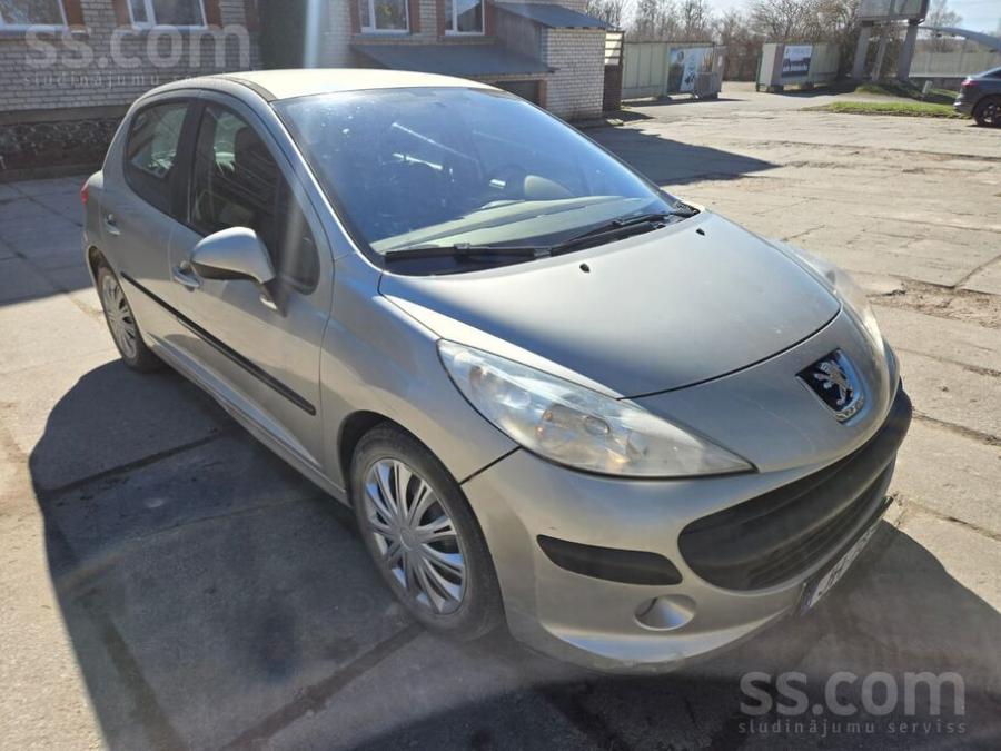 Grey Peugeot 207 2006 in Talsi, with an engine capacity of 1.60 L and mileage of 244 thousand km for 1100 €, photo 4 on AUTOMOTO.COM.LV