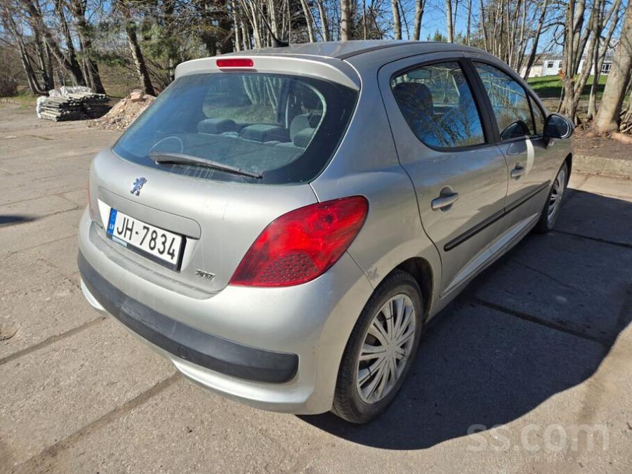 Grey Peugeot 207 2006 in Talsi, with an engine capacity of 1.60 L and mileage of 244 thousand km for 1100 €, photo 9 on AUTOMOTO.COM.LV