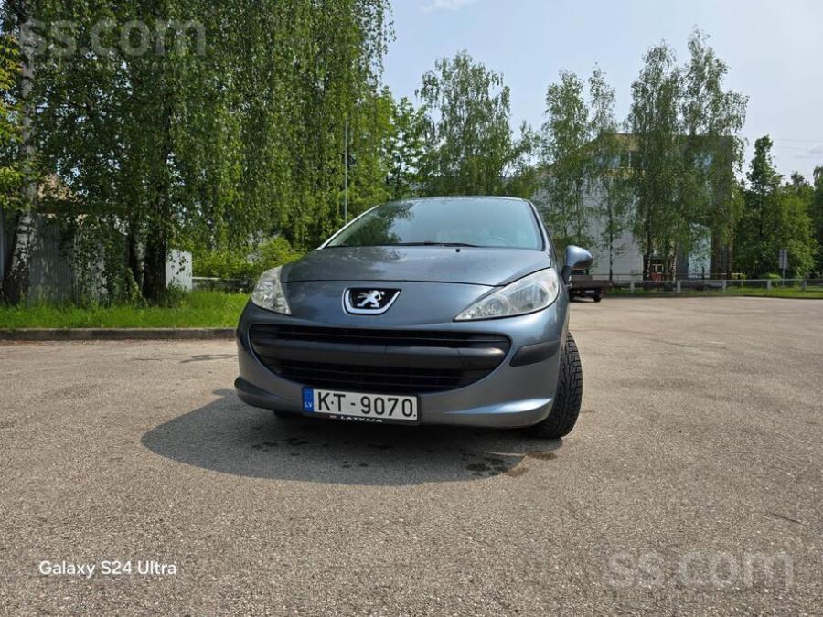 Grey Peugeot 207 2007 in Riga, with an engine capacity of 1.40 L and mileage of 130 thousand km for 950 €, photo 1 on AUTOMOTO.COM.LV