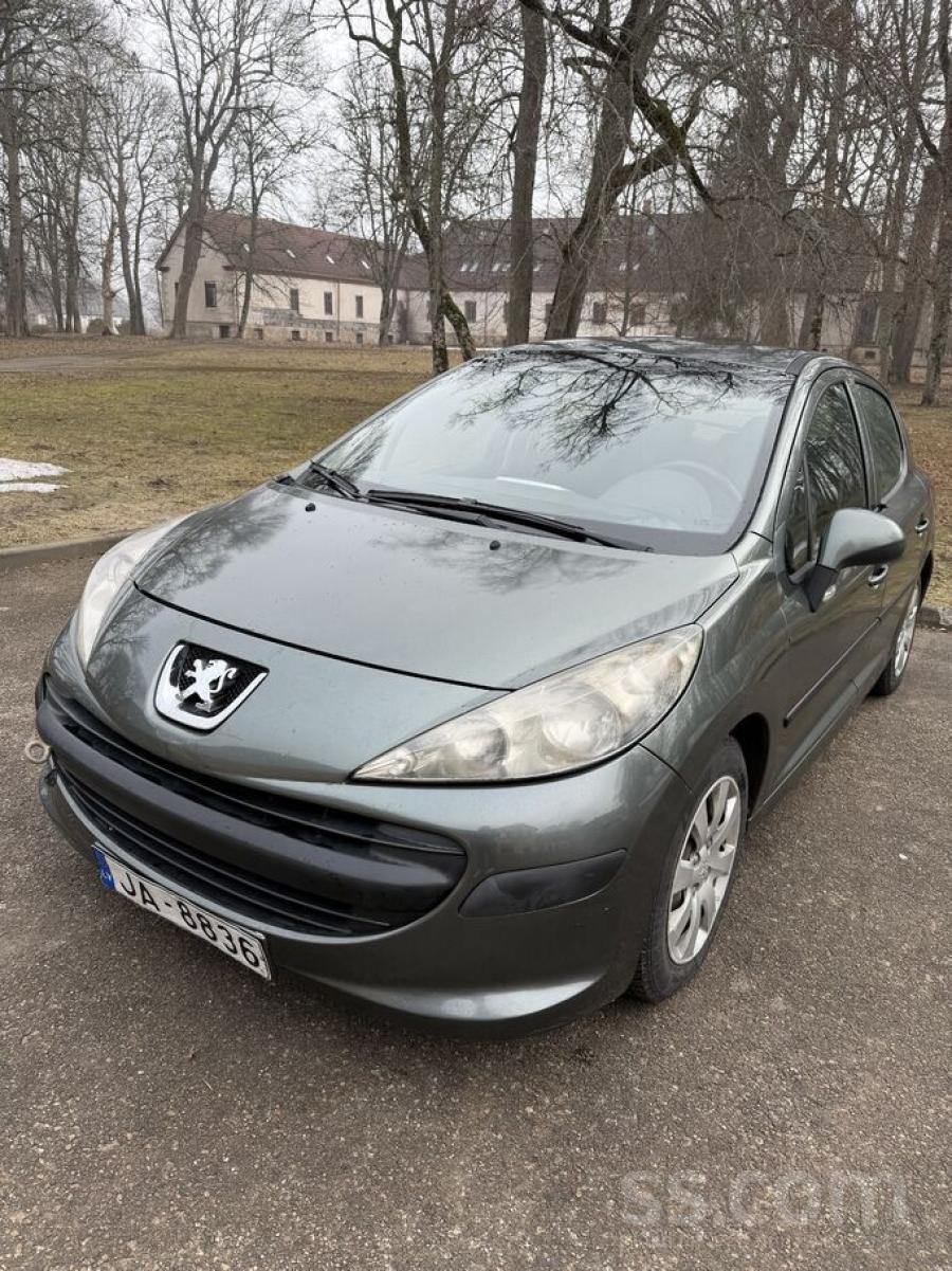 Grey Peugeot 207 2007 in Liepaja, with an engine capacity of 1.40 L and mileage of 284 thousand km for 750 €, photo 3 on AUTOMOTO.COM.LV