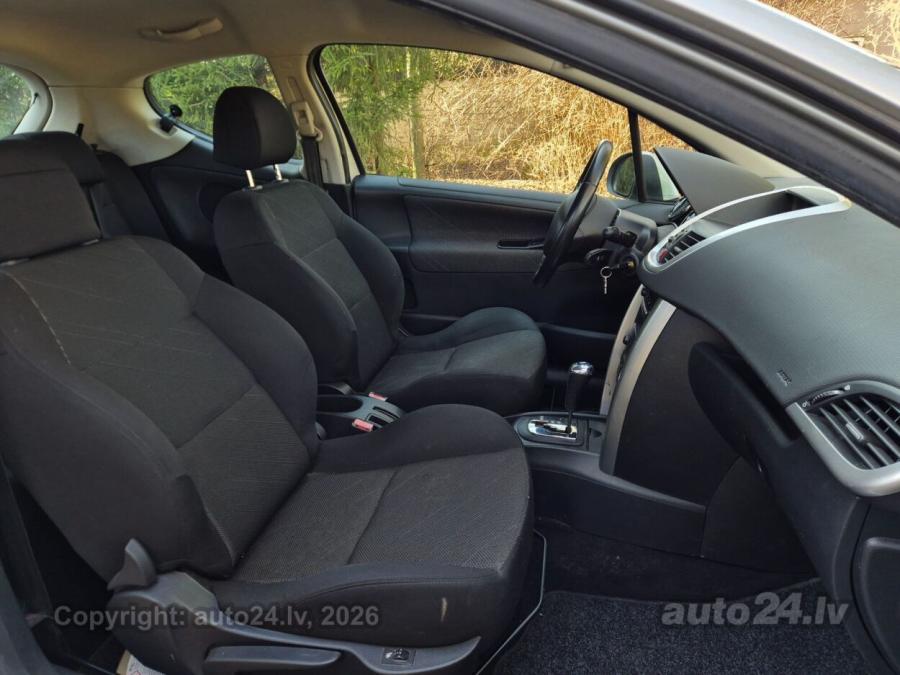Pelēks Peugeot 207 2007 Tallina, ar dzinēja tilpumu 1.60 L un nobraukumu 153 tūkst. km par 1999 €, foto 8 vietnē AUTOMOTO.COM.LV