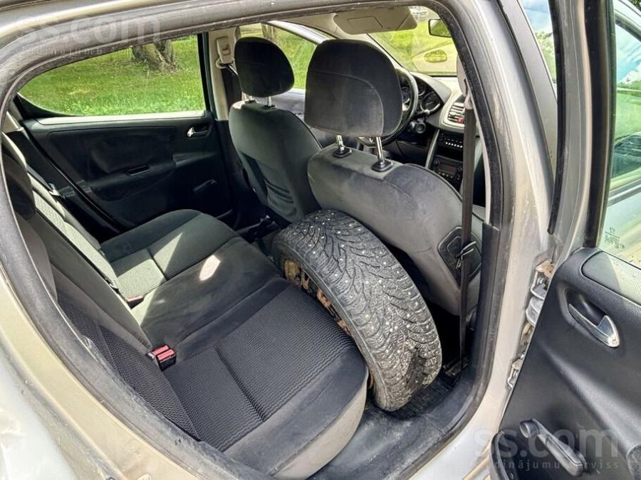 Pelēks Peugeot 207 2007 Daugavpils, ar dzinēja tilpumu 1.60 L un nobraukumu 245 tūkst. km par 800 €, foto 9 vietnē AUTOMOTO.COM.LV