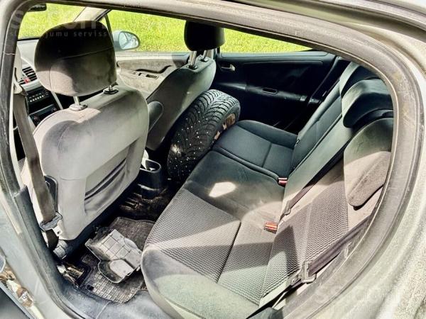 Grey Peugeot 207 2007 in Daugavpils, with an engine capacity of 1.60 L and mileage of 245 thousand km for 600 €, photo 6 on AUTOMOTO.COM.LV