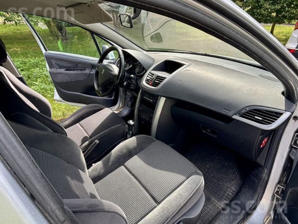 Grey Peugeot 207 2007 in Daugavpils, with an engine capacity of 1.60 L and mileage of 245 thousand km for 600 €, photo 9 on AUTOMOTO.COM.LV