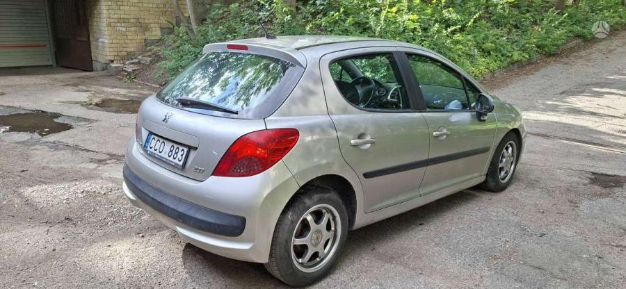 Grey Peugeot 207 2007 in Vilnius, with an engine capacity of 1.40 L and mileage of 116 thousand km for 470 €, photo 3 on AUTOMOTO.COM.LV