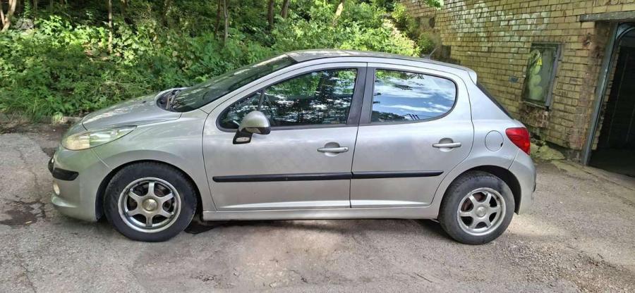 Grey Peugeot 207 2007 in Vilnius, with an engine capacity of 1.40 L and mileage of 116 thousand km for 470 €, photo 7 on AUTOMOTO.COM.LV