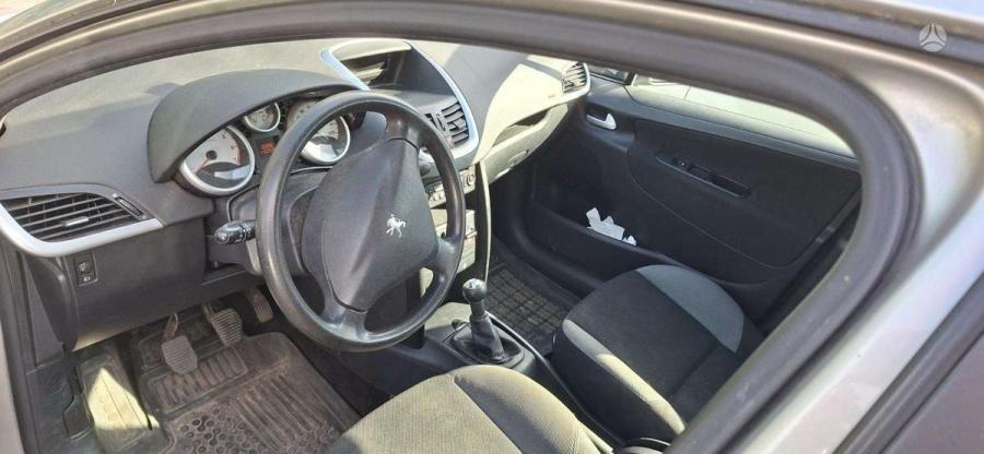 Grey Peugeot 207 2007 in Vilnius, with an engine capacity of 1.40 L and mileage of 116 thousand km for 470 €, photo 9 on AUTOMOTO.COM.LV