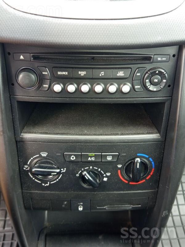Pelēks Peugeot 207 2007 Tukums, ar dzinēja tilpumu 1.60 L un nobraukumu 211 tūkst. km par 990 €, foto 6 vietnē AUTOMOTO.COM.LV