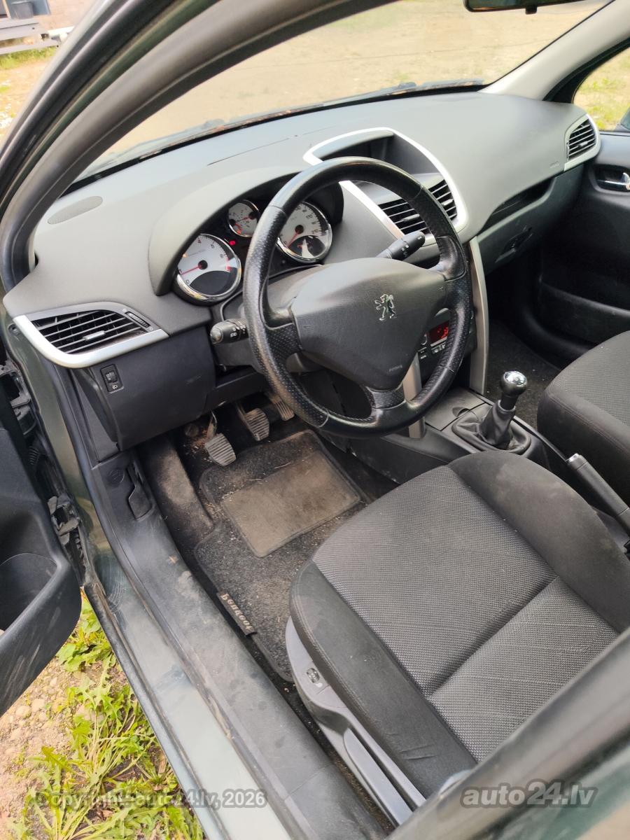 Pelēks Peugeot 207 2007 Tallina, ar dzinēja tilpumu 1.60 L un nobraukumu 164 tūkst. km par 1200 €, foto 6 vietnē AUTOMOTO.COM.LV