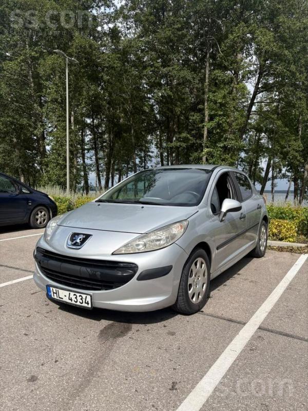 Pelēks Peugeot 207 2007 Daugavpils, ar dzinēja tilpumu 1.40 L un nobraukumu 147 tūkst. km par 1100 €, foto 1 vietnē AUTOMOTO.COM.LV