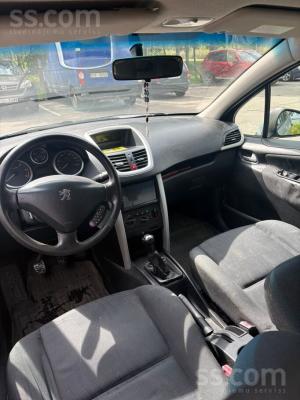 Pelēks Peugeot 207 2007 Daugavpils, ar dzinēja tilpumu 1.40 L un nobraukumu 147 tūkst. km par 1100 €, foto 7 vietnē AUTOMOTO.COM.LV