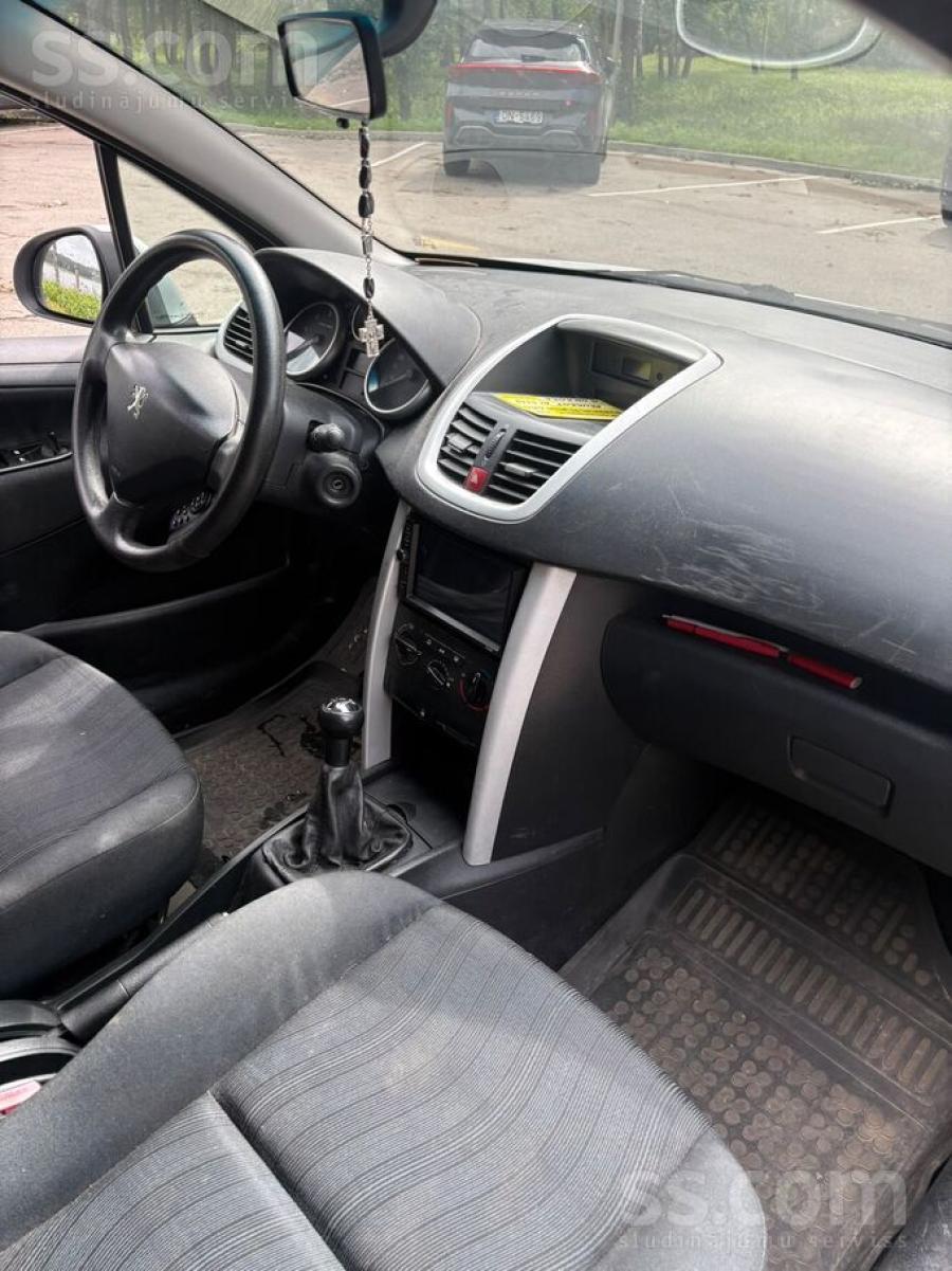 Pelēks Peugeot 207 2007 Daugavpils, ar dzinēja tilpumu 1.40 L un nobraukumu 147 tūkst. km par 1100 €, foto 10 vietnē AUTOMOTO.COM.LV