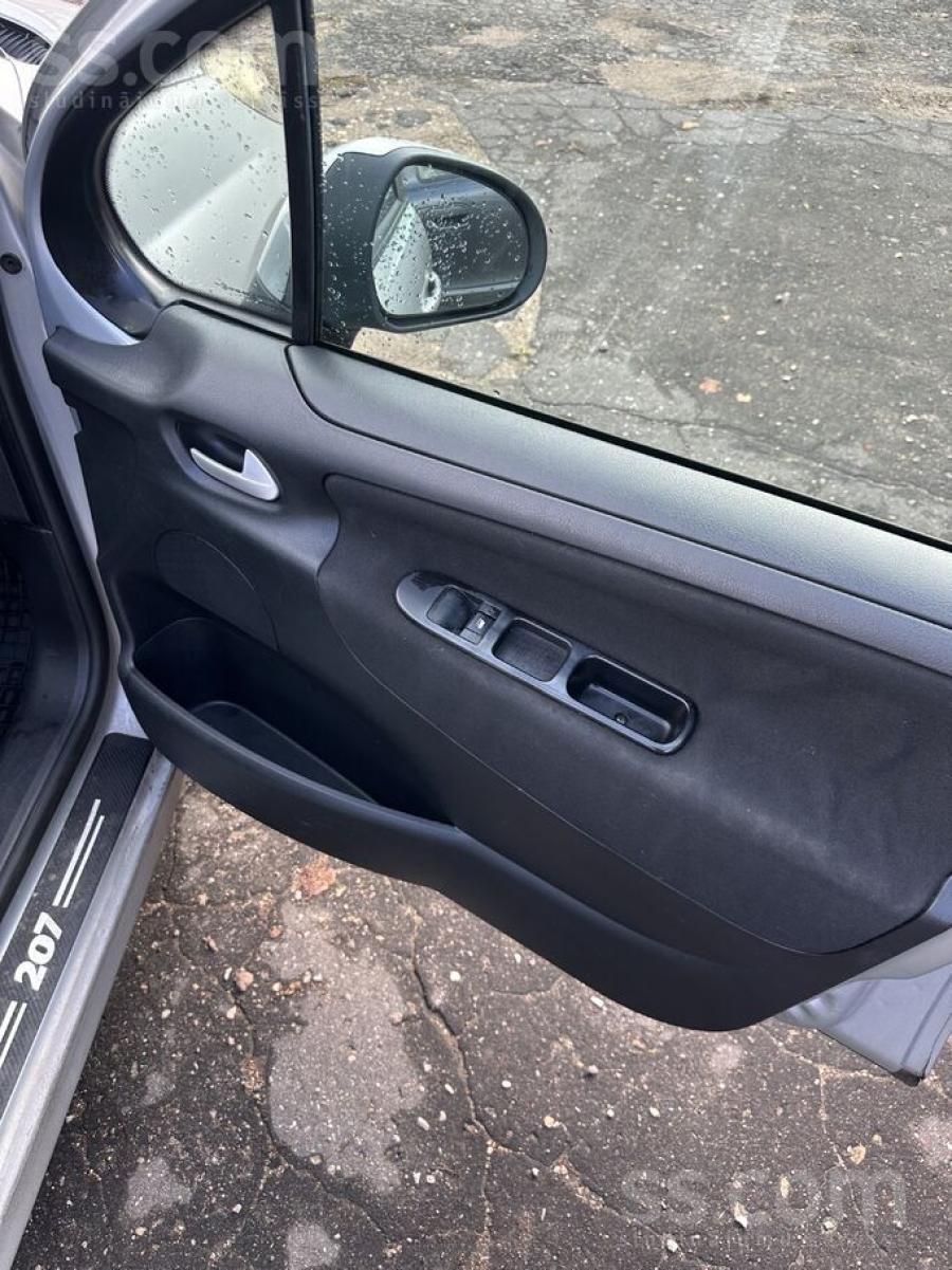 Pelēks Peugeot 207 2007 Daugavpils, ar dzinēja tilpumu 1.40 L un nobraukumu 320 tūkst. km par 1150 €, foto 5 vietnē AUTOMOTO.COM.LV