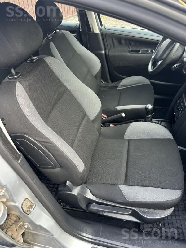 Grey Peugeot 207 2007 in Daugavpils, with an engine capacity of 1.40 L and mileage of 320 thousand km for 1150 €, photo 4 on AUTOMOTO.COM.LV