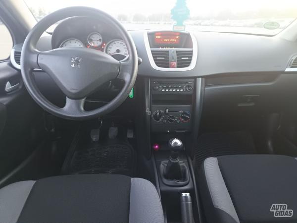 Peugeot 207 2007 in Marijampole on AUTOMOTO.COM.LV Grey Peugeot 207 2007 in Marijampole, with an engine capacity of 1.40 L and mileage of 168 thousand km for 1200 €, photo 7 on AUTOMOTO.COM.LV