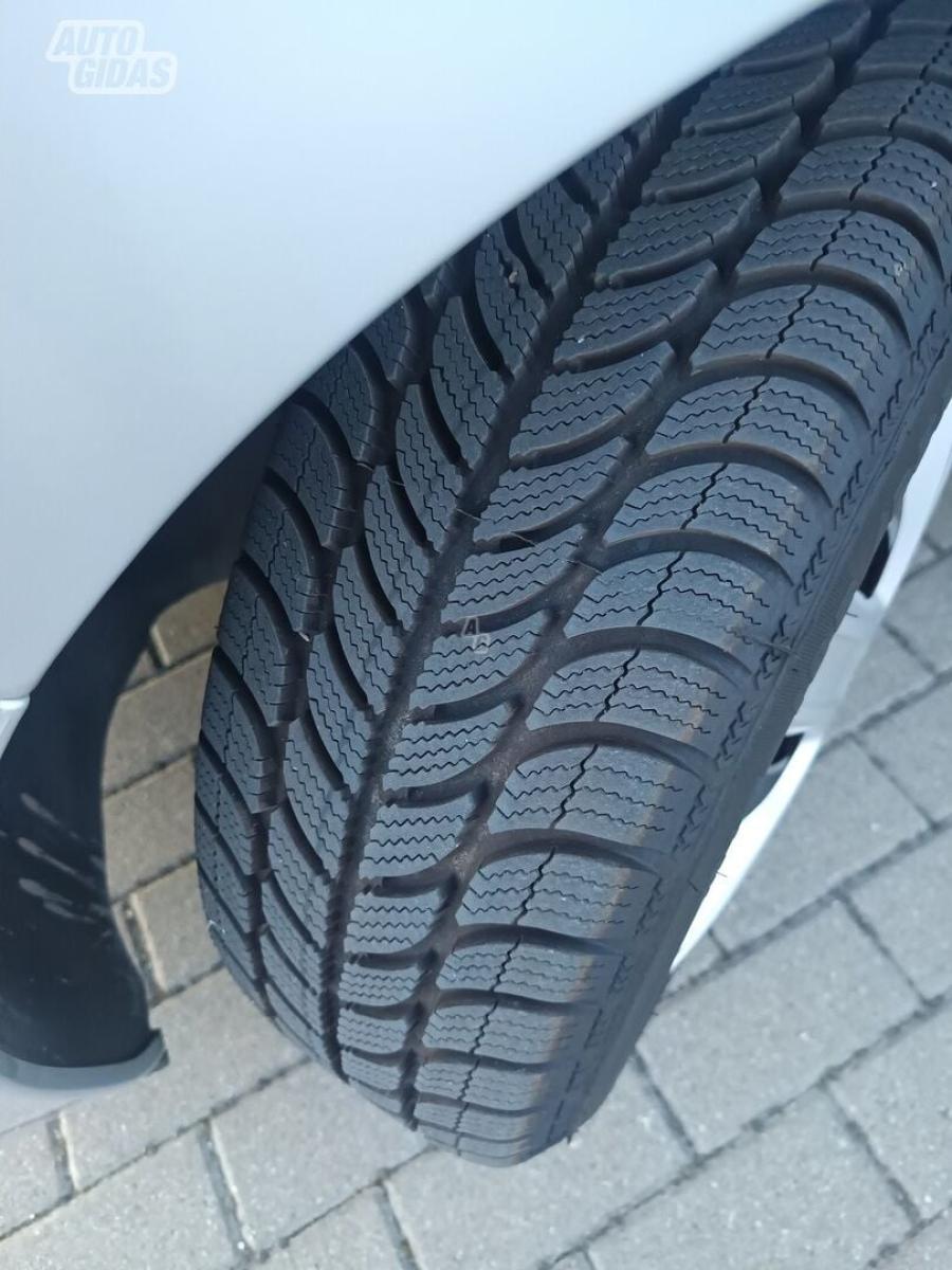 Pelēks Peugeot 207 2007 Marijampole, ar dzinēja tilpumu 1.40 L un nobraukumu 168 tūkst. km par 1200 €, foto 11 vietnē AUTOMOTO.COM.LV