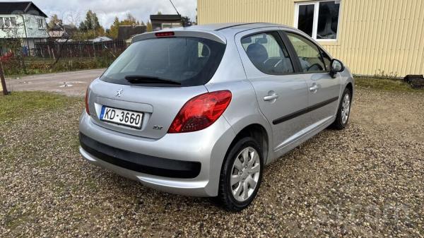 Grey Peugeot 207 2007 in Rezekne, with an engine capacity of 1.40 L and mileage of 218 thousand km for 1150 €, photo 4 on AUTOMOTO.COM.LV