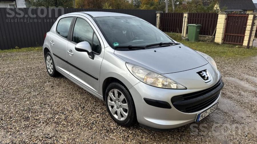 Grey Peugeot 207 2007 in Rezekne, with an engine capacity of 1.40 L and mileage of 218 thousand km for 1150 €, photo 6 on AUTOMOTO.COM.LV