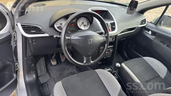 Grey Peugeot 207 2007 in Rezekne, with an engine capacity of 1.40 L and mileage of 218 thousand km for 1150 €, photo 8 on AUTOMOTO.COM.LV