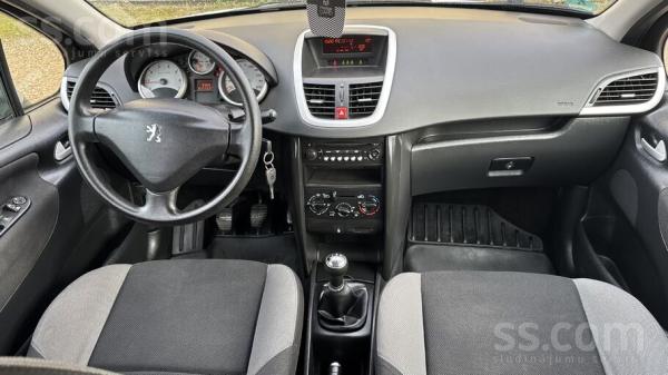 Grey Peugeot 207 2007 in Rezekne, with an engine capacity of 1.40 L and mileage of 218 thousand km for 1150 €, photo 9 on AUTOMOTO.COM.LV