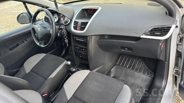 Pelēks Peugeot 207 2007 Rēzekne, ar dzinēja tilpumu 1.40 L un nobraukumu 218 tūkst. km par 1150 €, foto 10 vietnē AUTOMOTO.COM.LV