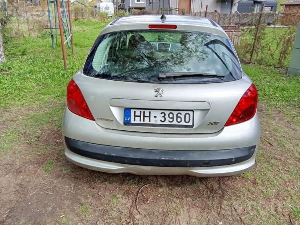 Pelēks Peugeot 207 2008 Rīga, ar dzinēja tilpumu 1.60 L un nobraukumu 239 tūkst. km par 1500 €, foto 2 vietnē AUTOMOTO.COM.LV