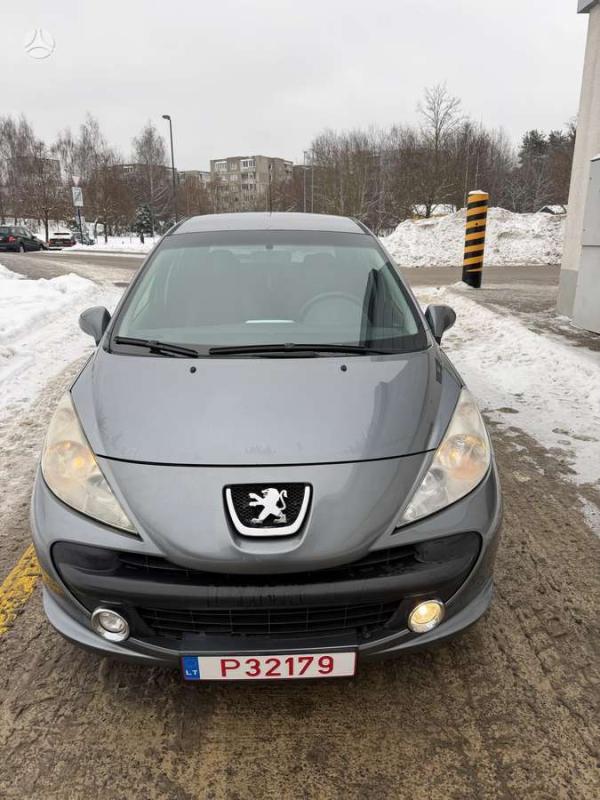 Pelēks Peugeot 207 2008 Viļņa, ar dzinēja tilpumu 1.59 L un nobraukumu 240 tūkst. km par 1650 €, foto 2 vietnē AUTOMOTO.COM.LV