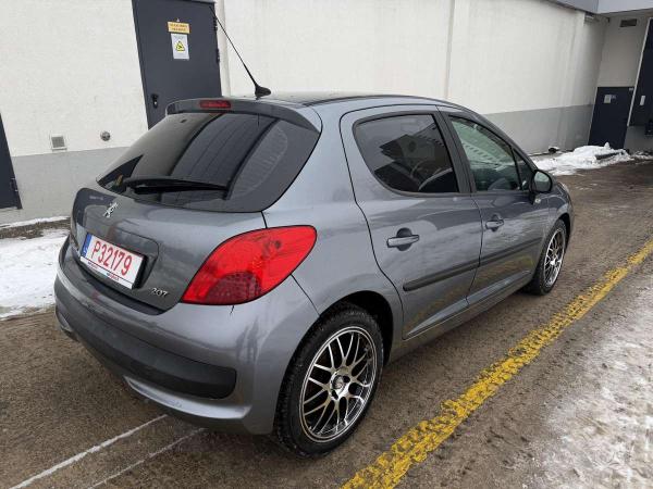 Pelēks Peugeot 207 2008 Viļņa, ar dzinēja tilpumu 1.59 L un nobraukumu 240 tūkst. km par 1650 €, foto 5 vietnē AUTOMOTO.COM.LV