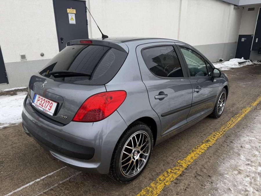 Grey Peugeot 207 2008 in Vilnius, with an engine capacity of 1.59 L and mileage of 240 thousand km for 1650 €, photo 5 on AUTOMOTO.COM.LV