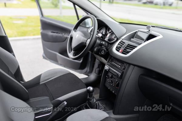 Grey Peugeot 207 2008 in Tallinn, with an engine capacity of 1.40 L and mileage of 155 thousand km for 1998 €, photo 8 on AUTOMOTO.COM.LV