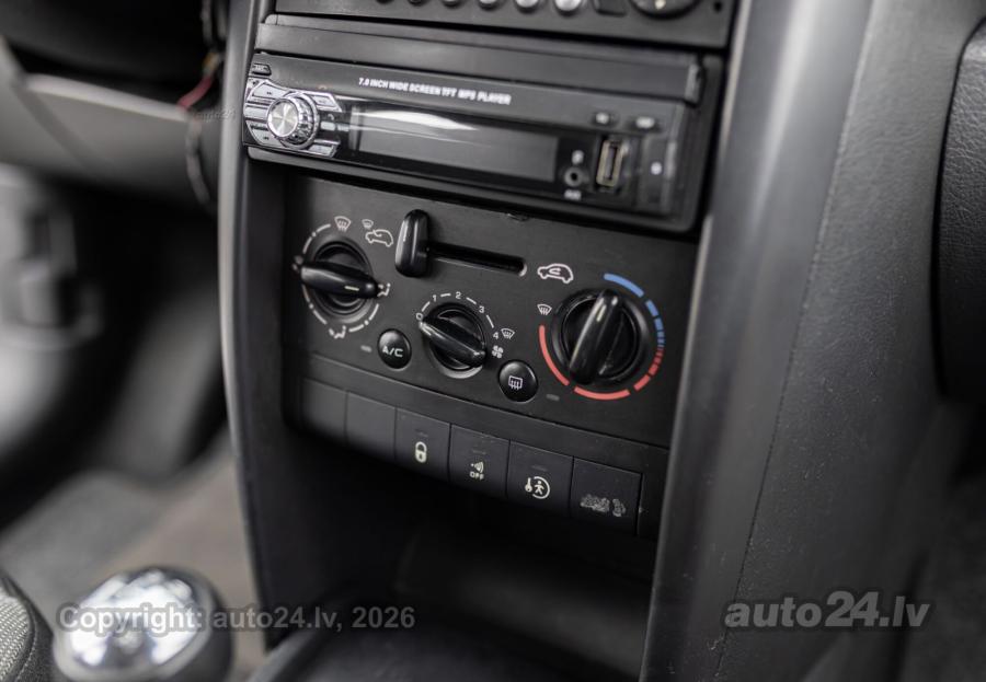 Grey Peugeot 207 2008 in Tallinn, with an engine capacity of 1.40 L and mileage of 155 thousand km for 1998 €, photo 13 on AUTOMOTO.COM.LV