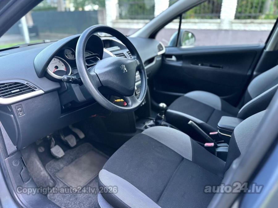 Grey Peugeot 207 2008 in Tallinn, with an engine capacity of 1.40 L and mileage of 158 thousand km for 1190 €, photo 10 on AUTOMOTO.COM.LV